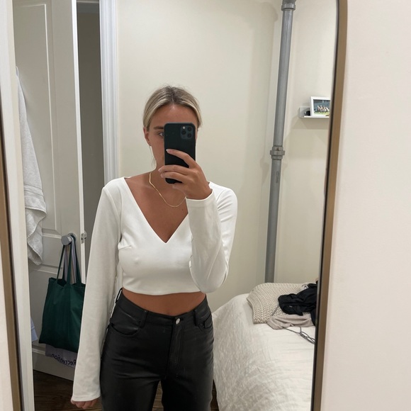 Tiger Mist | Tops | Tiger Mist White Long Sleeve Crop Top | Poshmark
